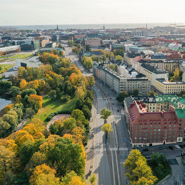 Vihreä Telia Helsinki Data Center rakentaa turvaverkkoa